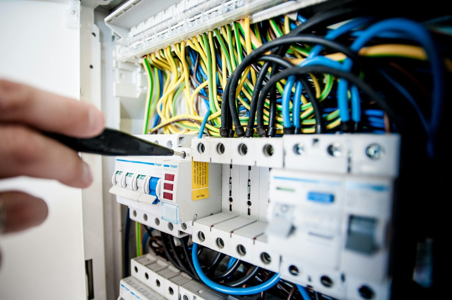 Electrical Contracting Business: 2025 Success Guide